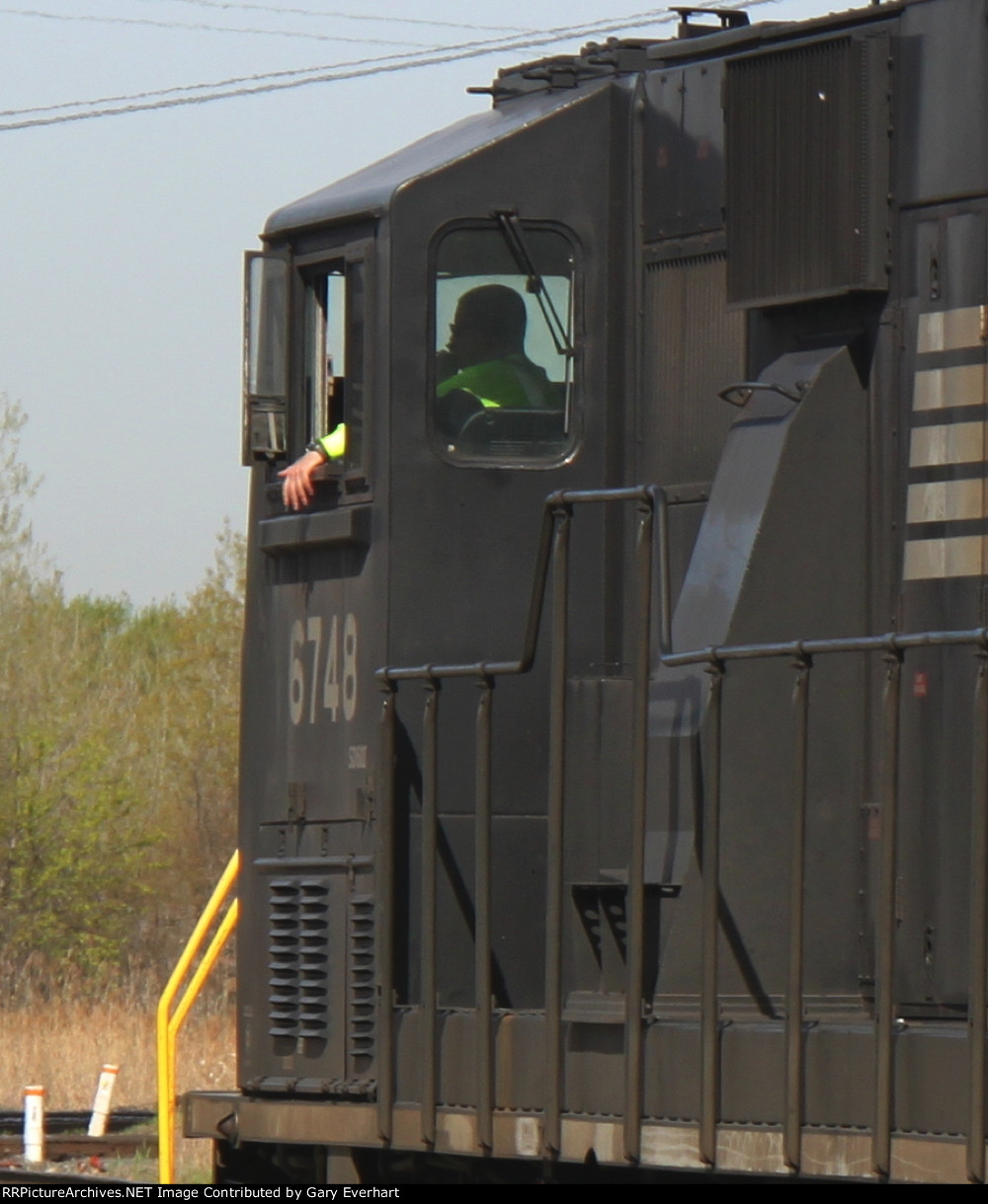 Long Hood Forward - NS 6748